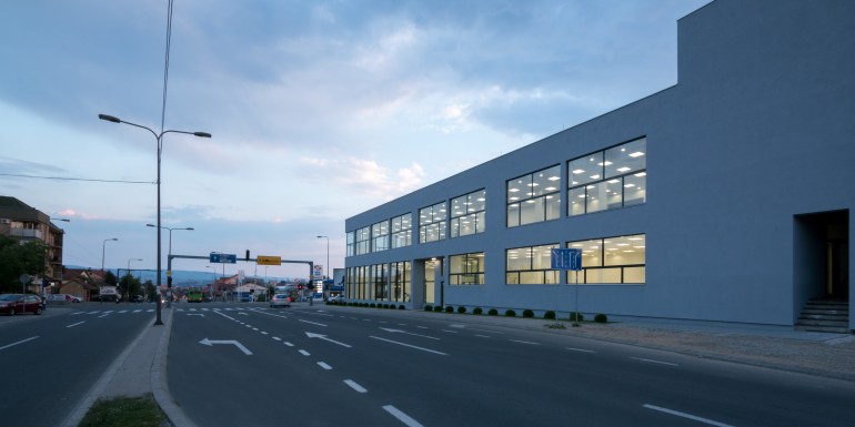 Primus centre | showroom and office building